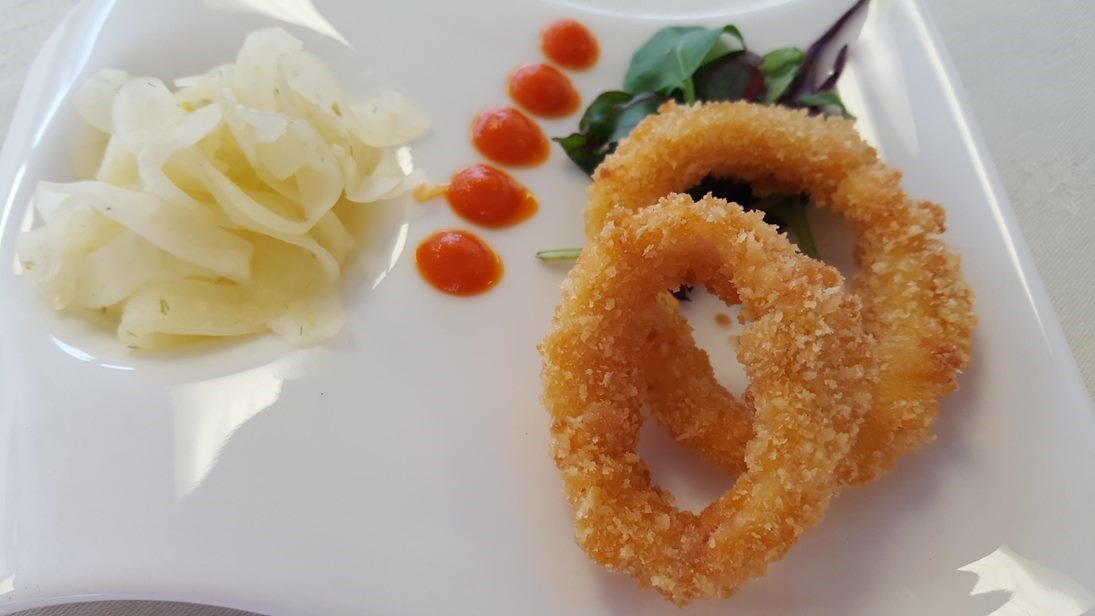 Crispy Calamari with Fennel Salad, Lemon foam, Red pepper and chili ...
